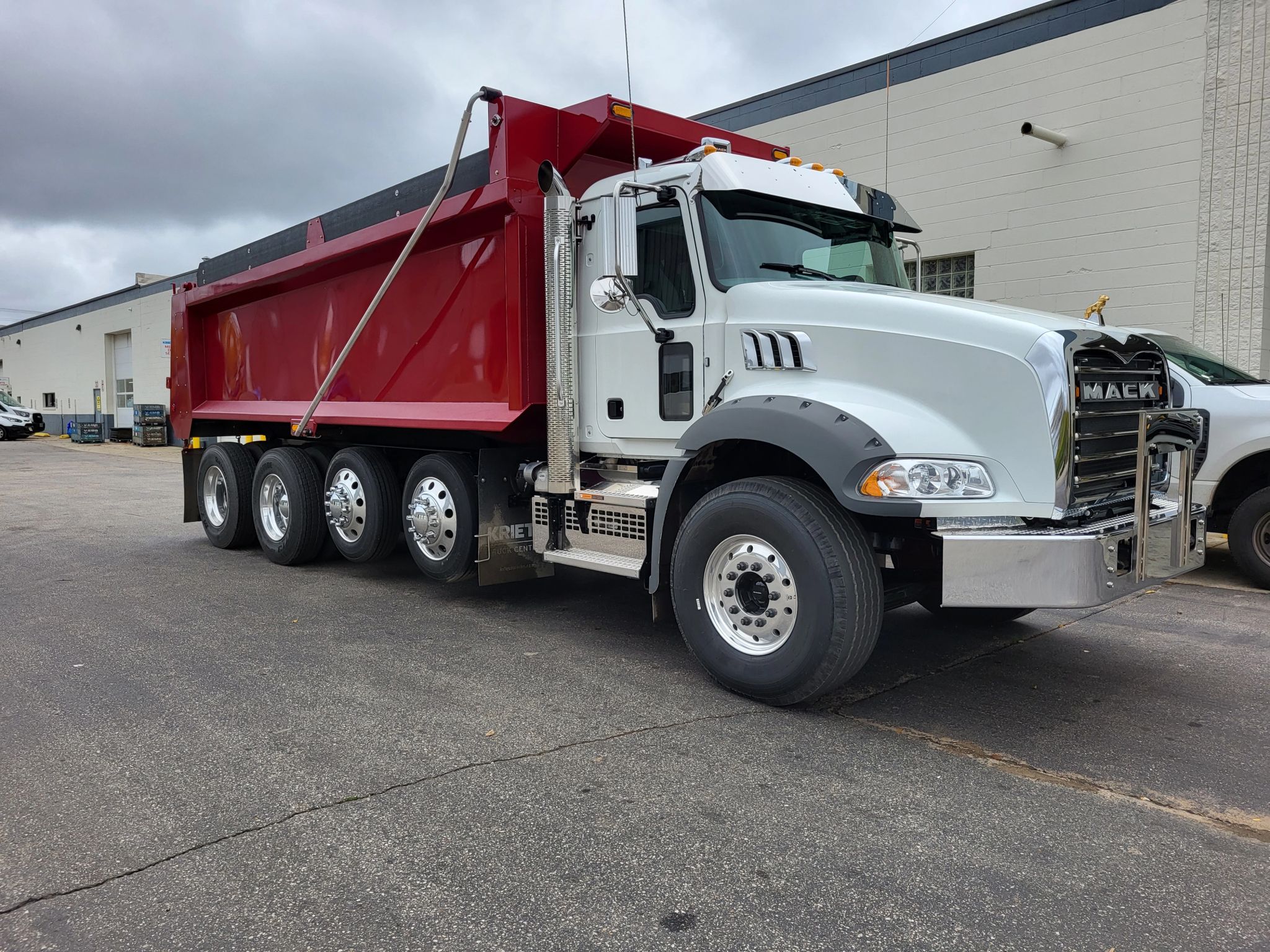 Truck Boxes | Efficient Material Transport | Cross Country